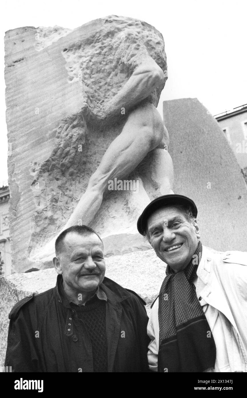 Vienna on April 21st 1989: The Austrian sculptor Alfred Hrdlicka (l ...