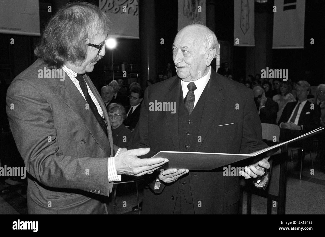 Vienna on April 27th 1989: Prof. Wilhelm Holzbauer from the Academy for ...