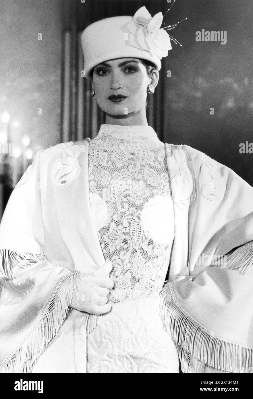 Mode 1990 Black and White Stock Photos & Images - Alamy