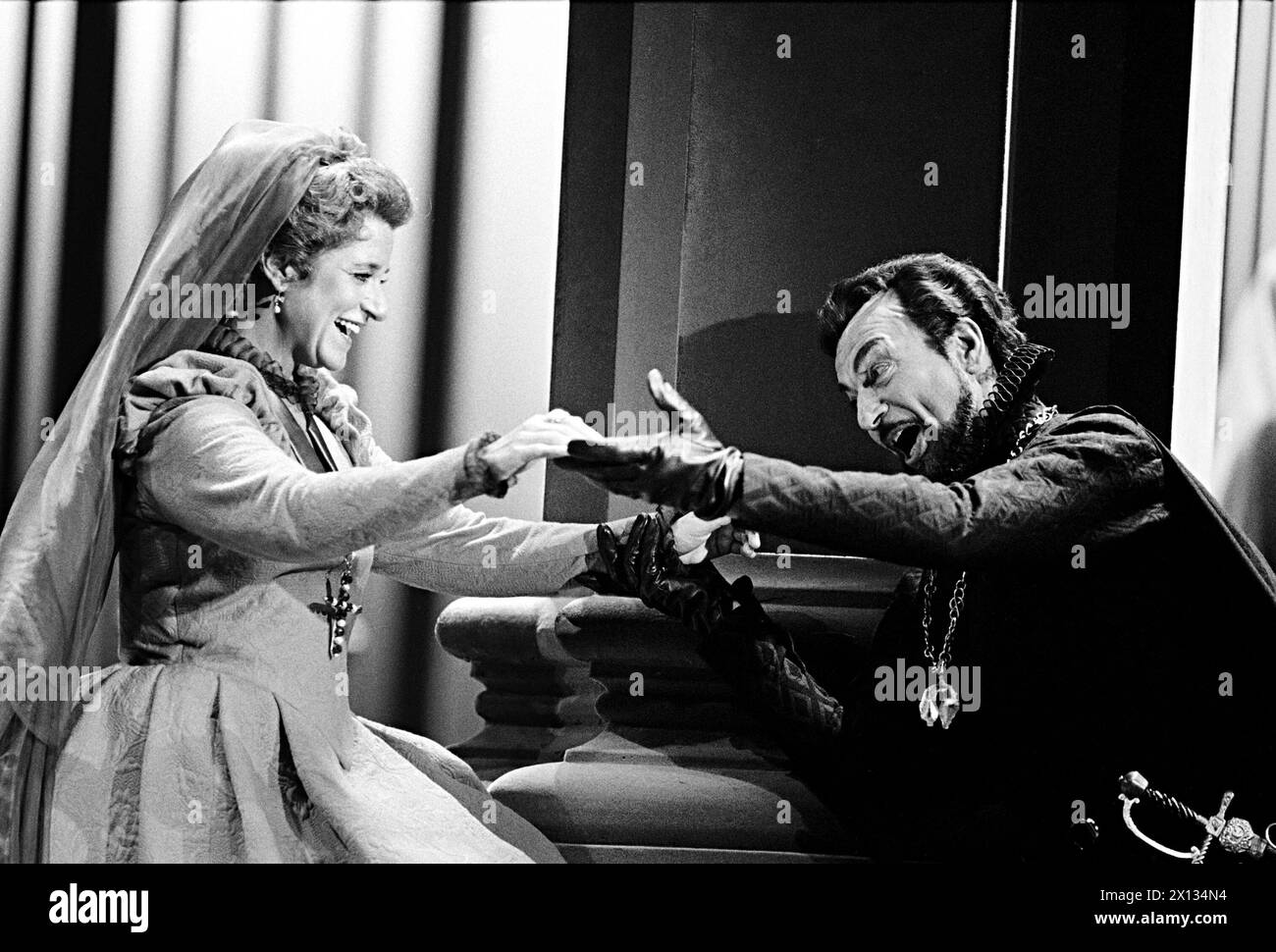 Vienna on October 7th 1989: New staging of the opera 'Don Carlos ...