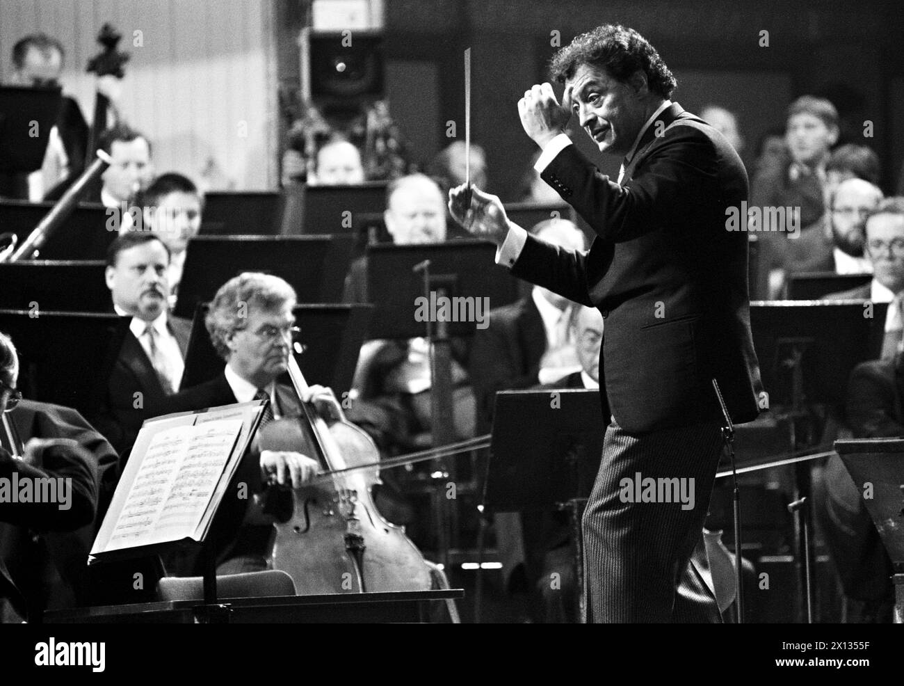 Vienna on December 30th 1989: Under the direction of Zubin Mehta, the ...
