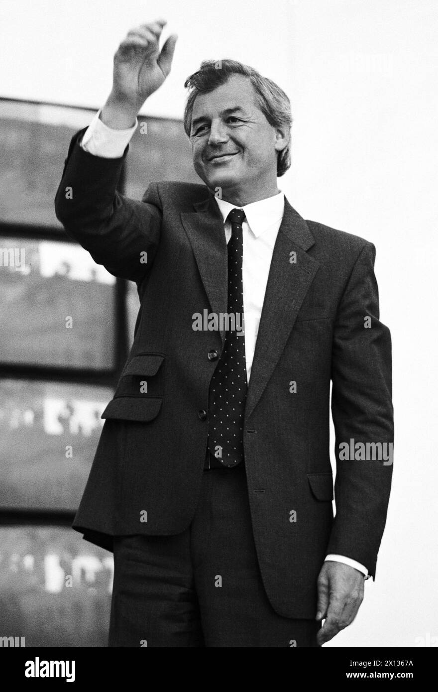 1990 campaign hi-res stock photography and images - Alamy