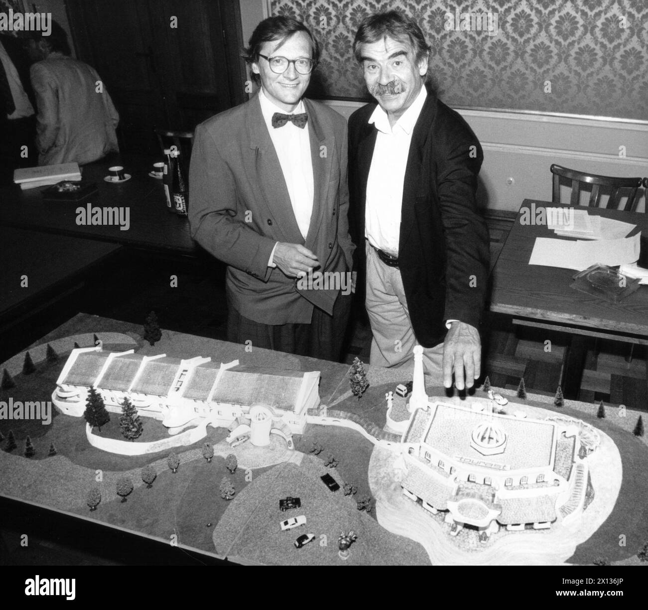 Vienna on July 2nd 1990: Minister Wolfgang Schuessel (l.) presented the ...