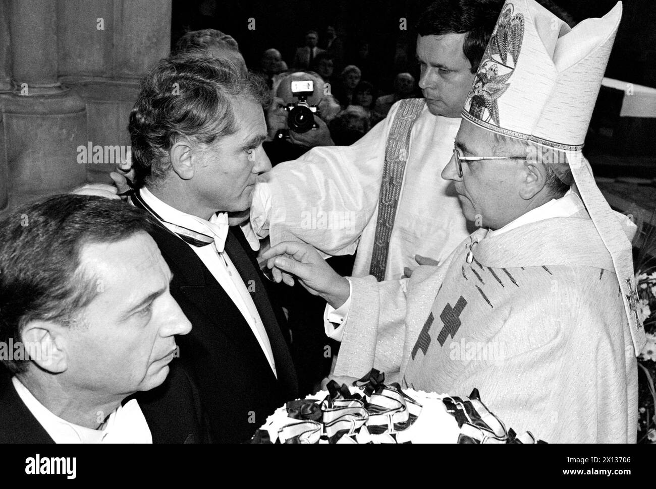 Vienna on October 14th 1990: 'Supporting and Healing' is the motto of ...