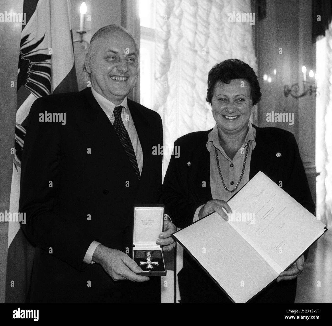 1990 medal hi-res stock photography and images - Alamy