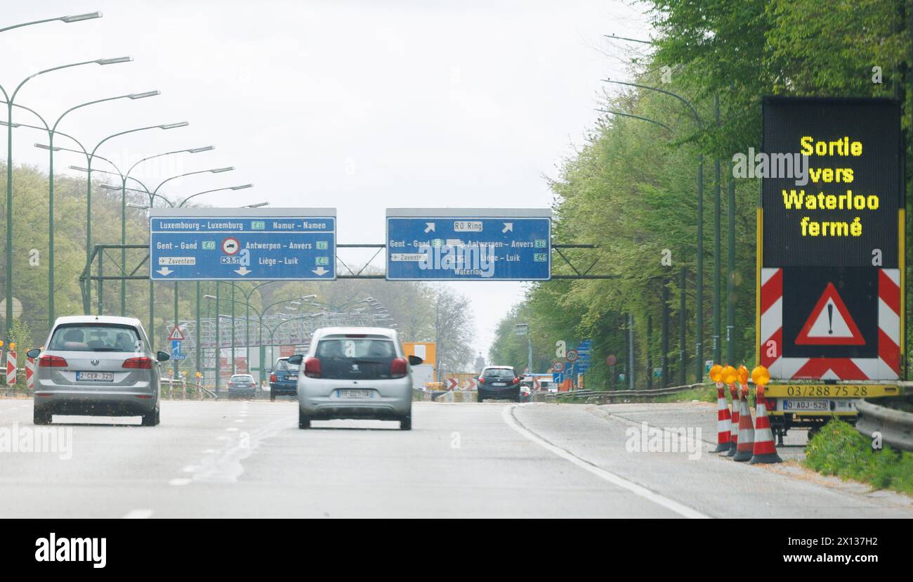 Road works are taking place at the Carrefour Leonard - Leonardkruispunt ...