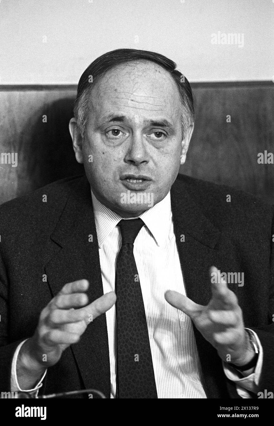 Vienna on March 22nd 1991: Press conference of the documenation archive ...