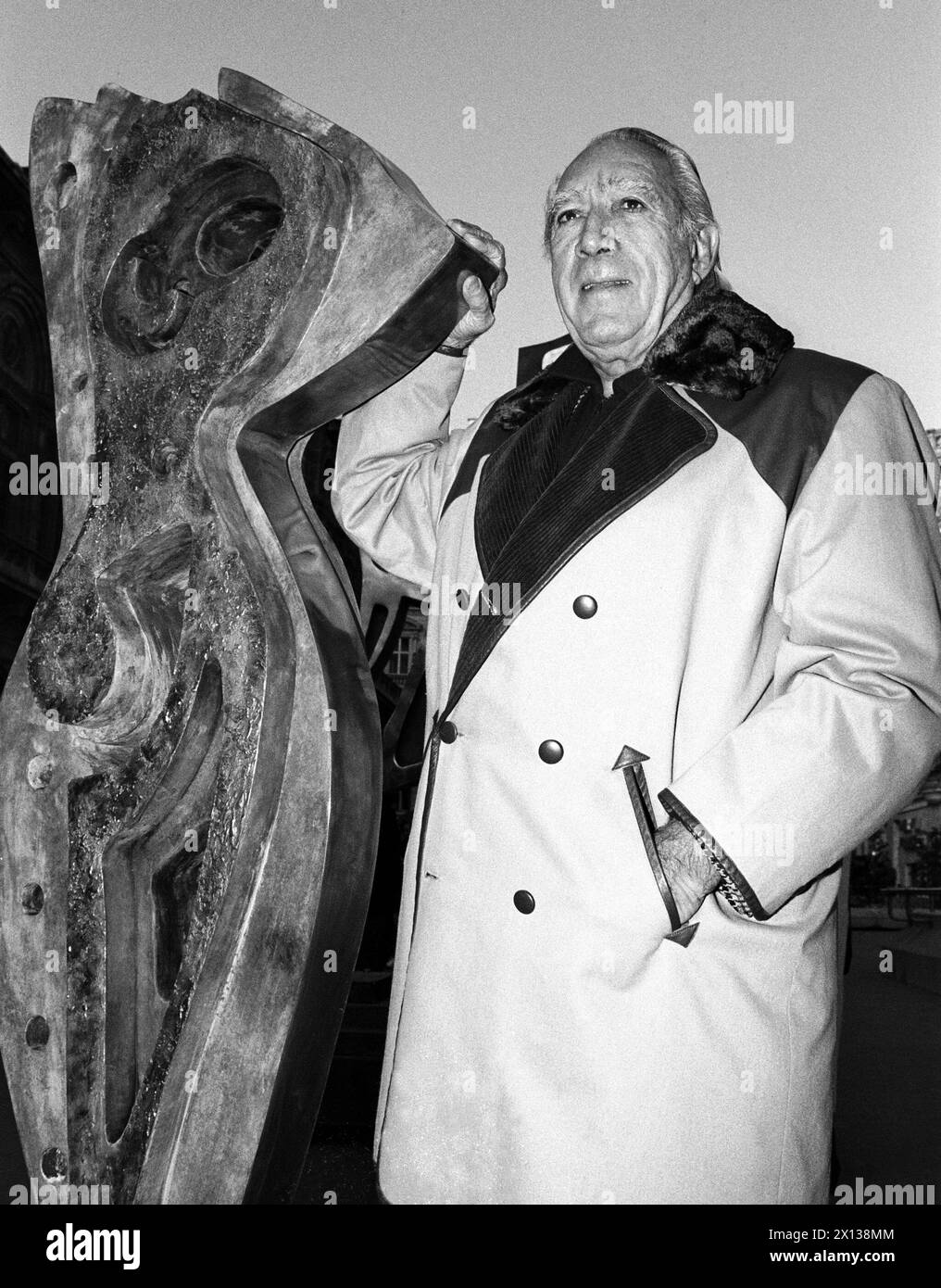 Hollywood legend Anthony Quinn presented his artwork in Vienna on ...
