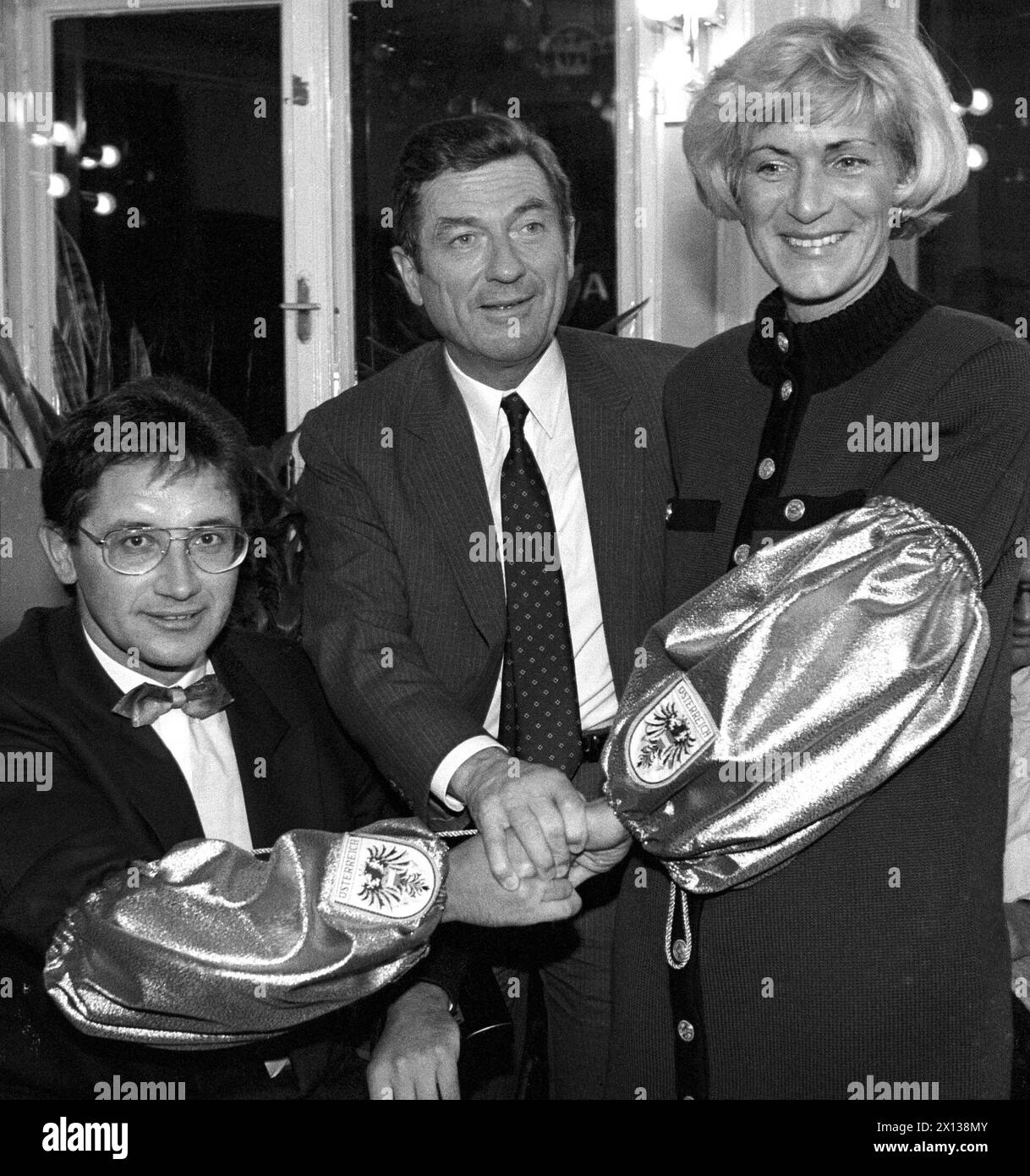 Vienna on October 24th 1991: Franz Hinteregger (l.) was awarded with ...