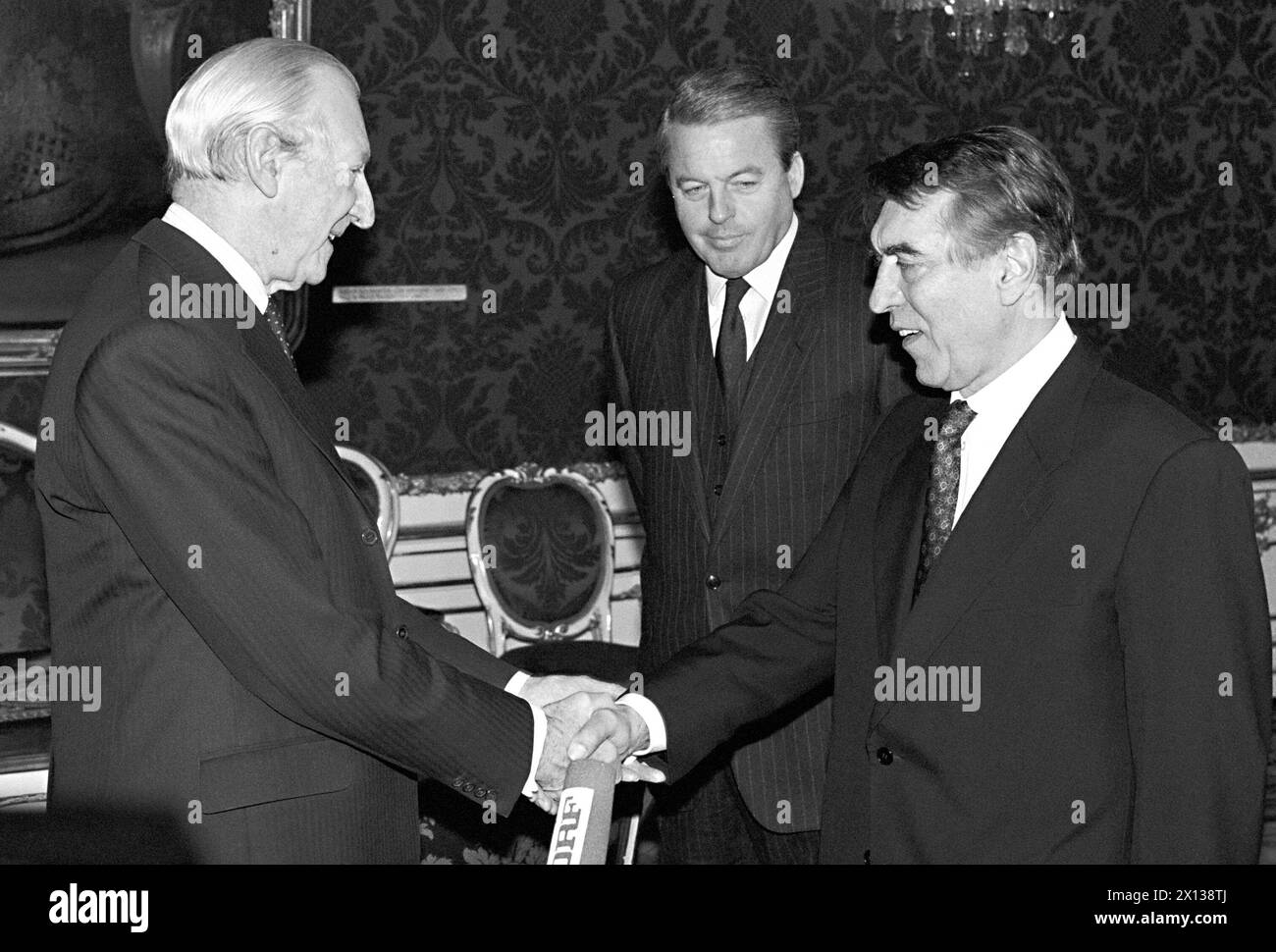 On December 9th 1991 Austrian president Kurt Waldheim swears Helmut ...