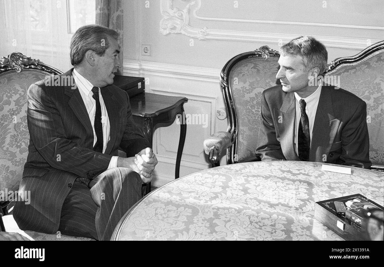 Bojar Bukoshi (r.), chairman of the provisional coalition government of ...