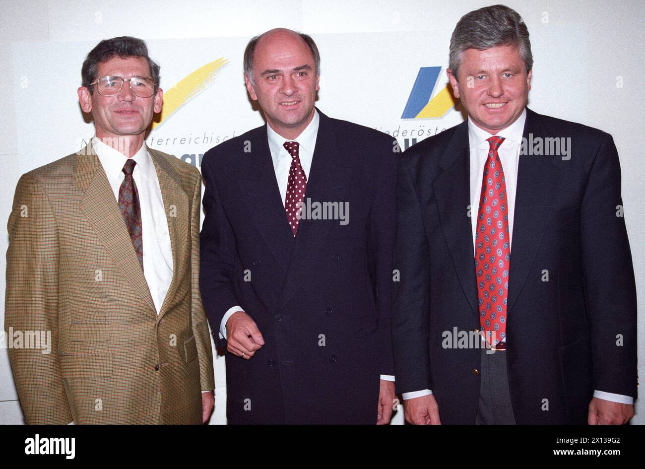 Designated govenor of Lower Austria, Erwin Proell (c.), presented the ...