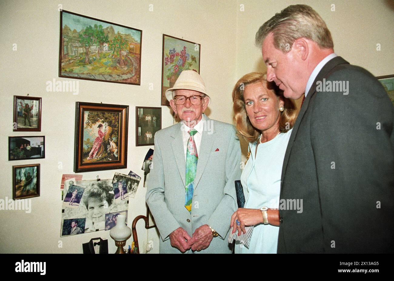 19930610 hi-res stock photography and images - Alamy