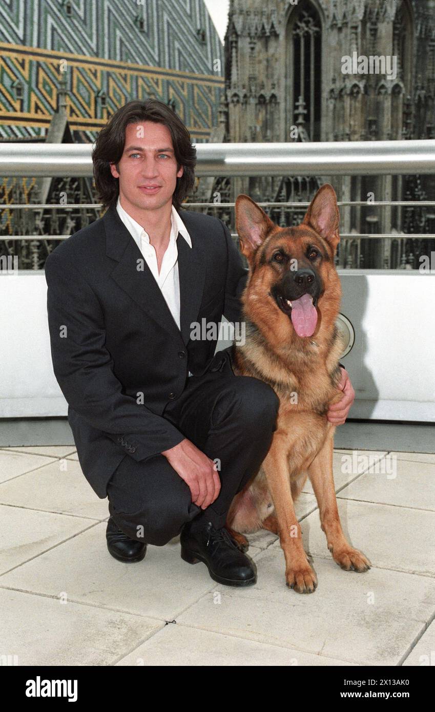 Commissar Moser and his policedog Rex solves cases together in the TV ...