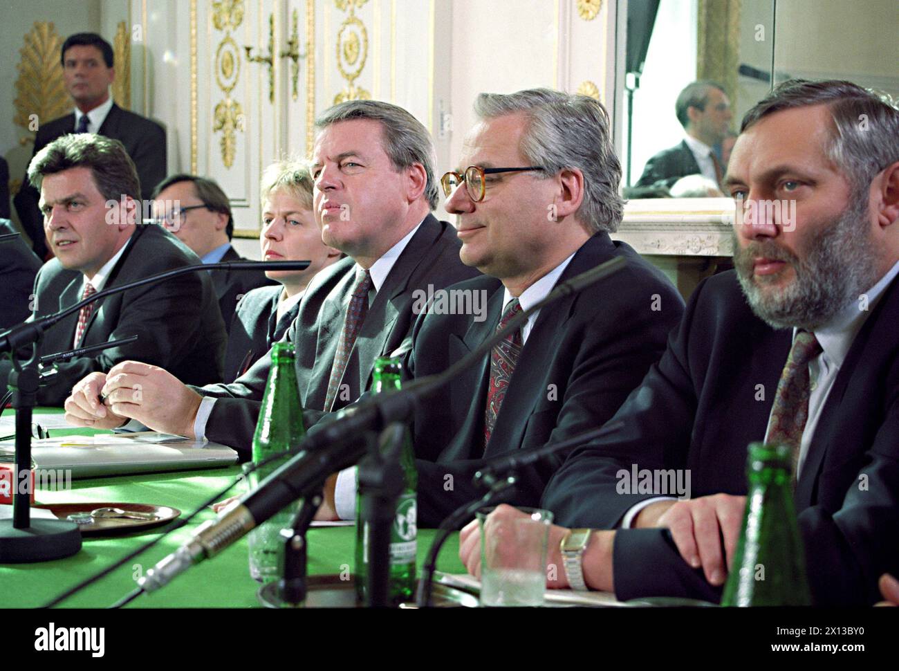 Eu negotiators hi-res stock photography and images - Alamy