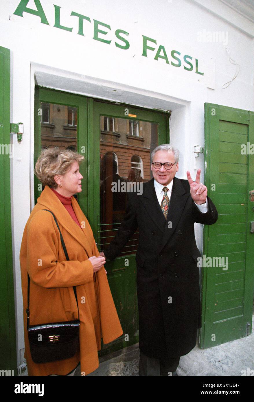 Parliamentary elections in Vienna on October 9th 1994: Vice-chancellor ...