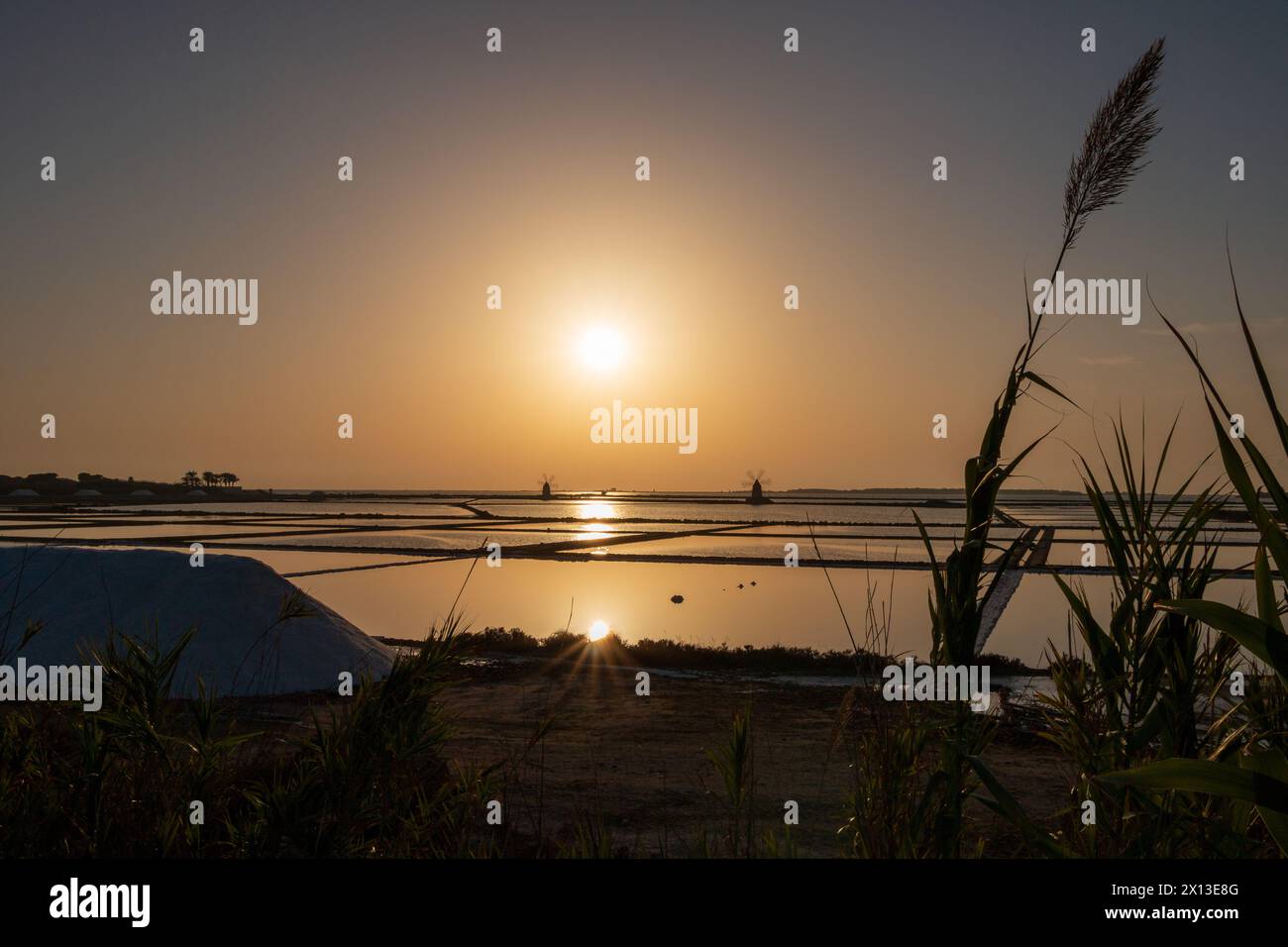 Sicily salt flats sunset hi-res stock photography and images - Alamy