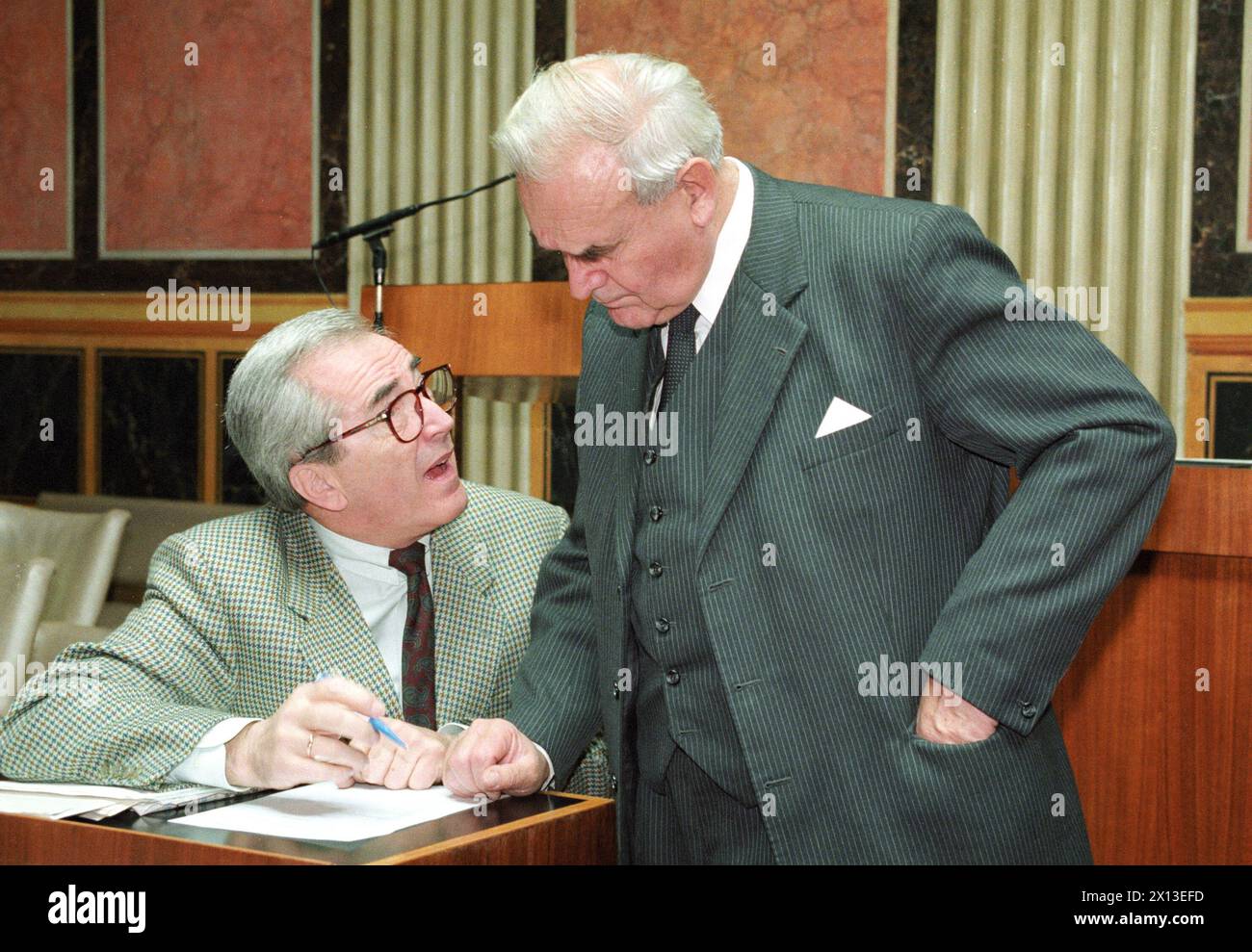 Vienna on November 17th 1994: Foreign minister Alois Mock (l.) and ...