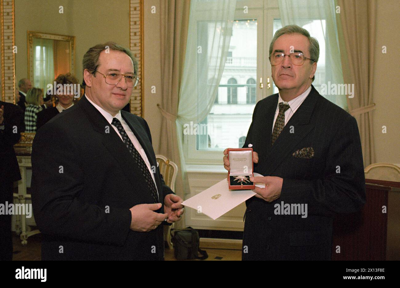 Vienna on February 22nd 1995: Austria's foreign minister Alois Mock (r ...