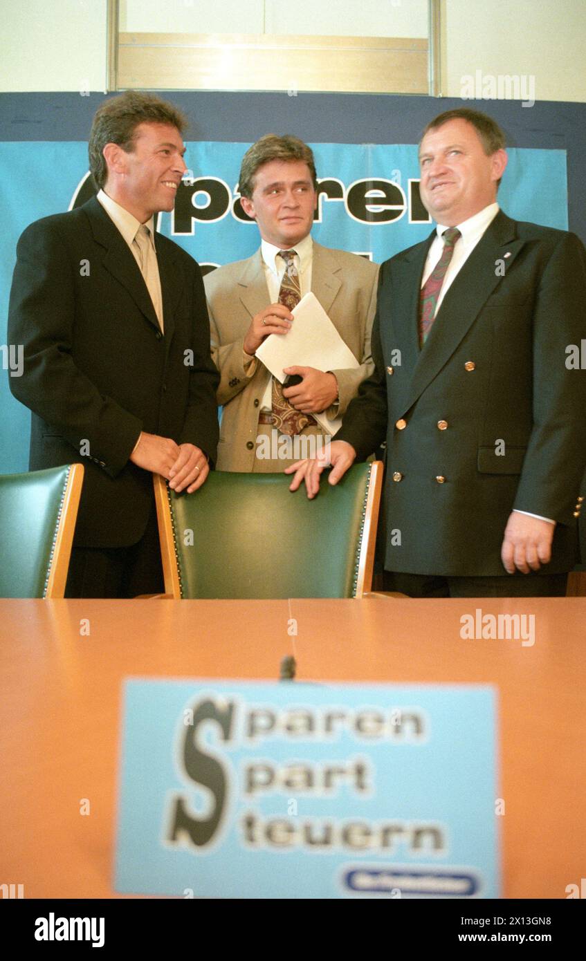 Members of the Austrian Freedom Party (l. - r.): Jörg Haider, Peter ...