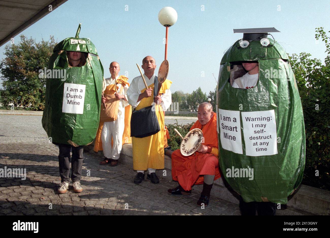 A demonstrationen against landmines in front of the UN headquarters in ...