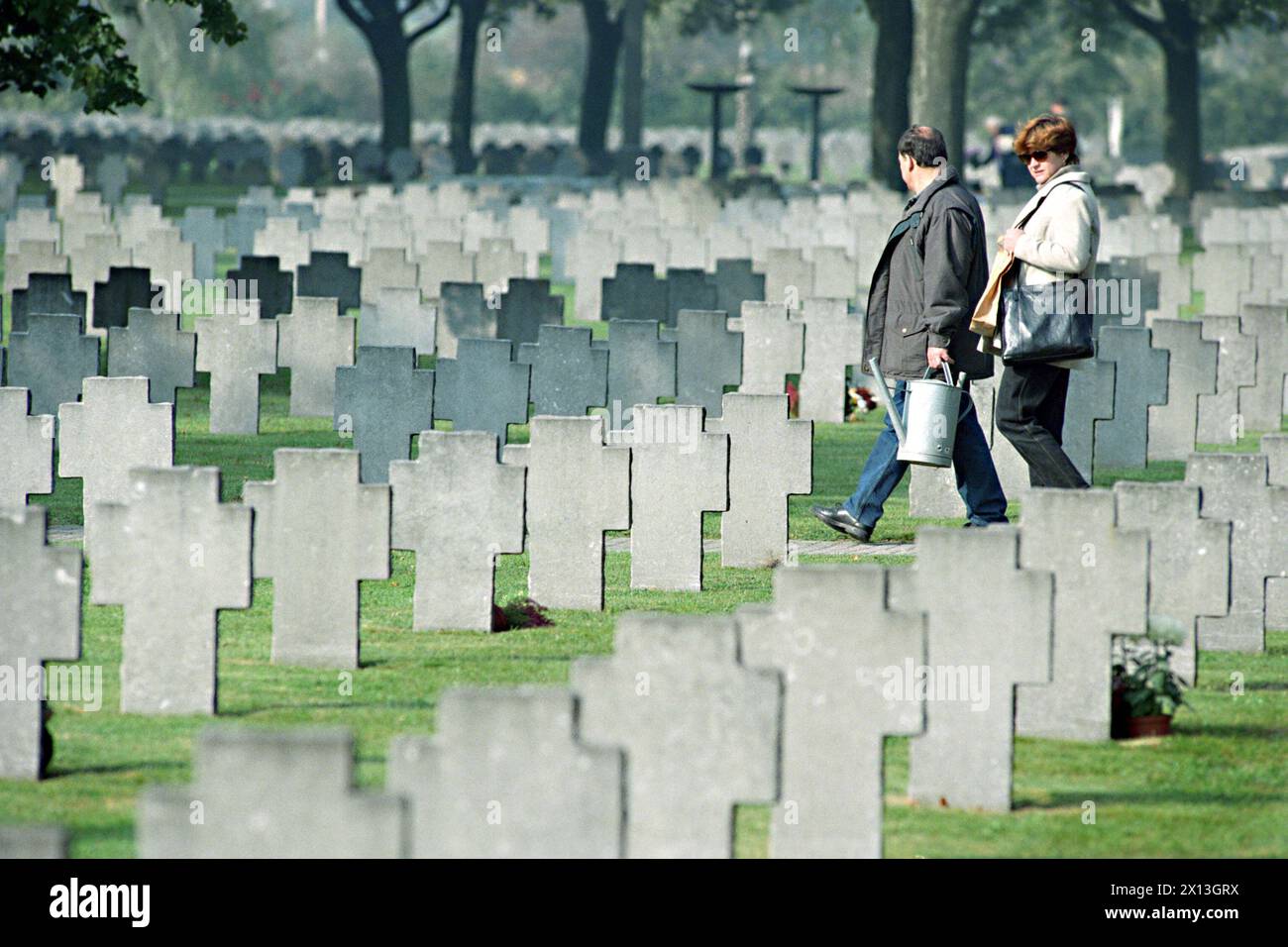 October 28, 1995 hi-res stock photography and images - Alamy