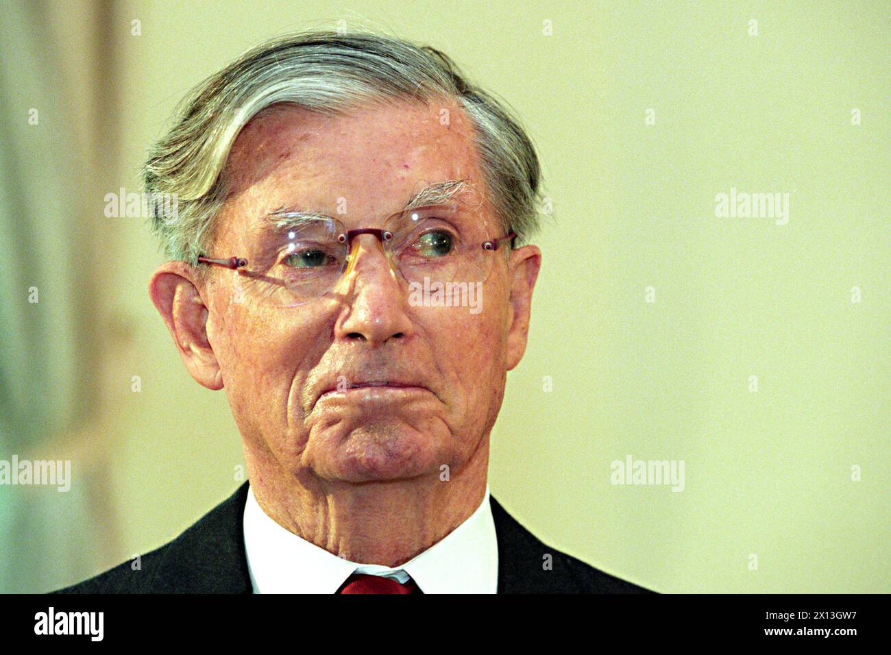 On November 3rd 1995 the artist and painter Max Weiler receives the ...