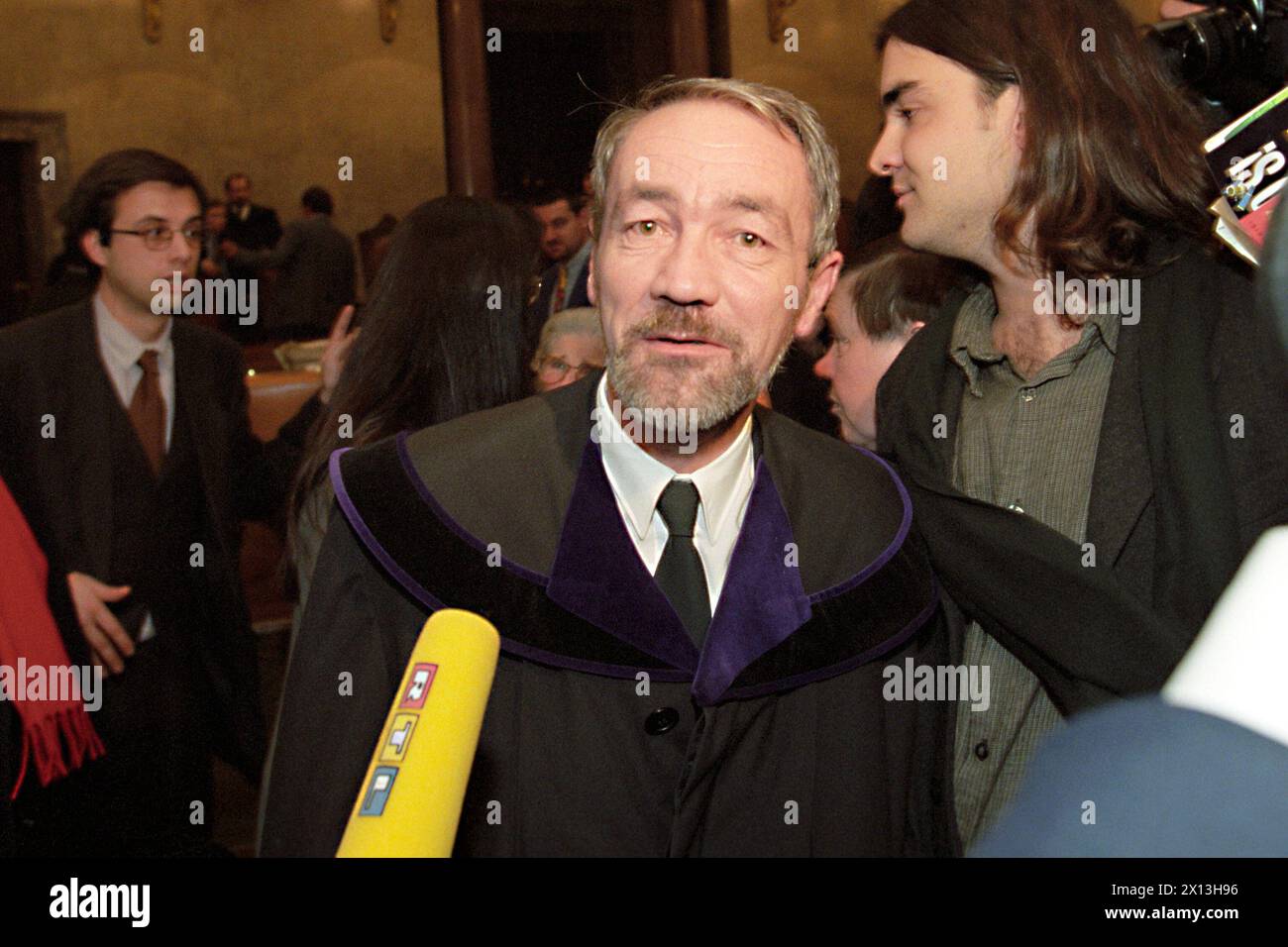 Letter bomb trial in Vienna on Dec. 21st 1995. Picture: the judge ...