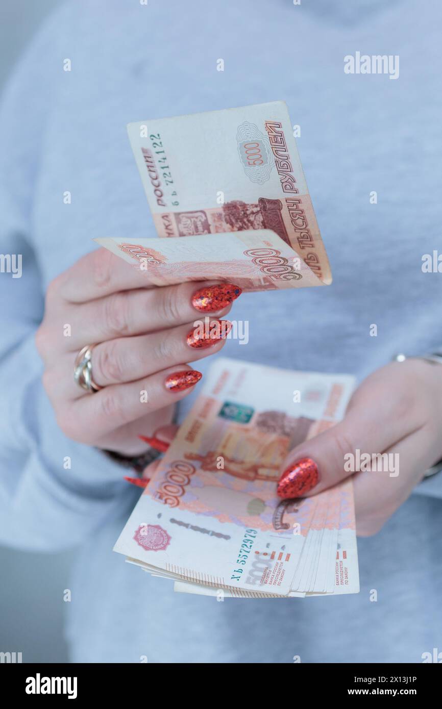 New banknote 5000 russian rubles hi-res stock photography and images ...