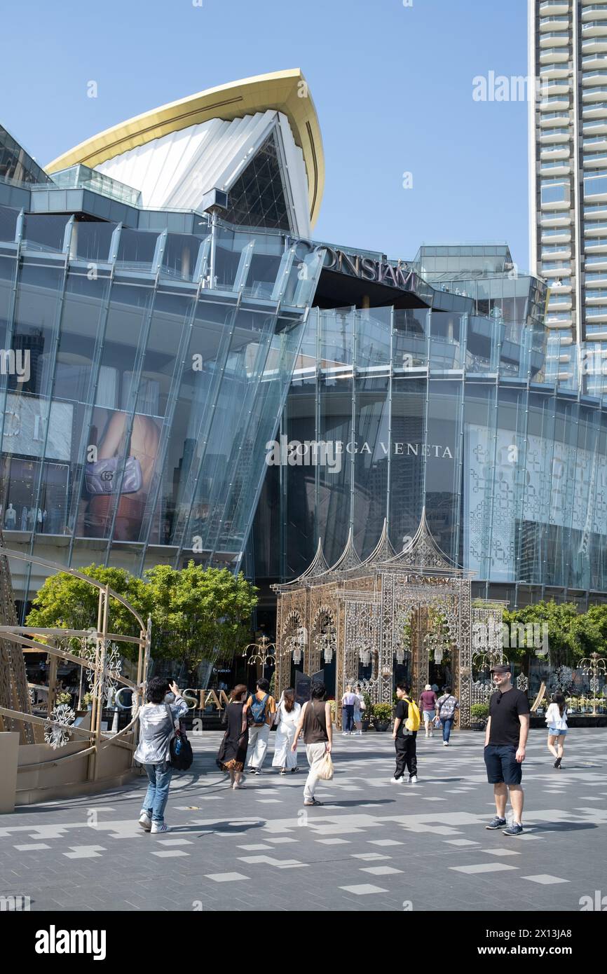 Iconsiam Shopping Mall in Bangkok Thailand Stock Photo - Alamy