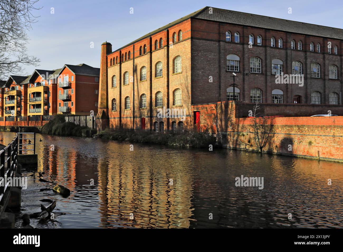 Buildings along the Nottingham and Beeston Canal, Castle Wharf ...