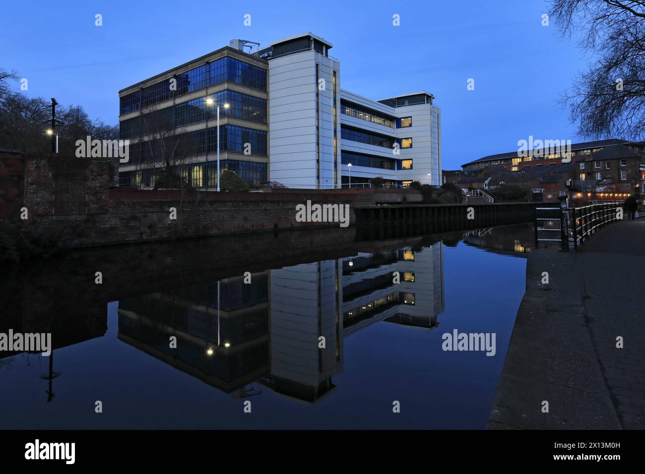 The New Castle House on the Nottingham and Beeston Canal, Castle Wharf ...