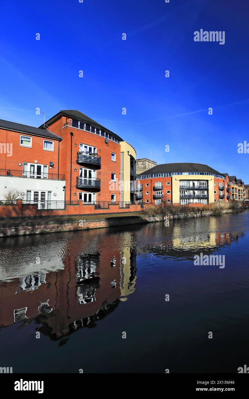 Buildings along the Nottingham and Beeston Canal, Castle Wharf ...