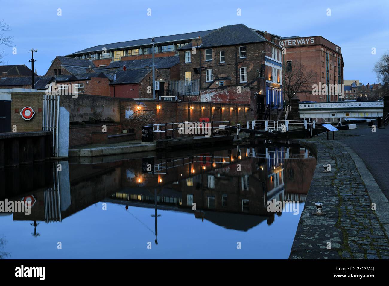 Buildings along the Nottingham and Beeston Canal, Castle Wharf ...