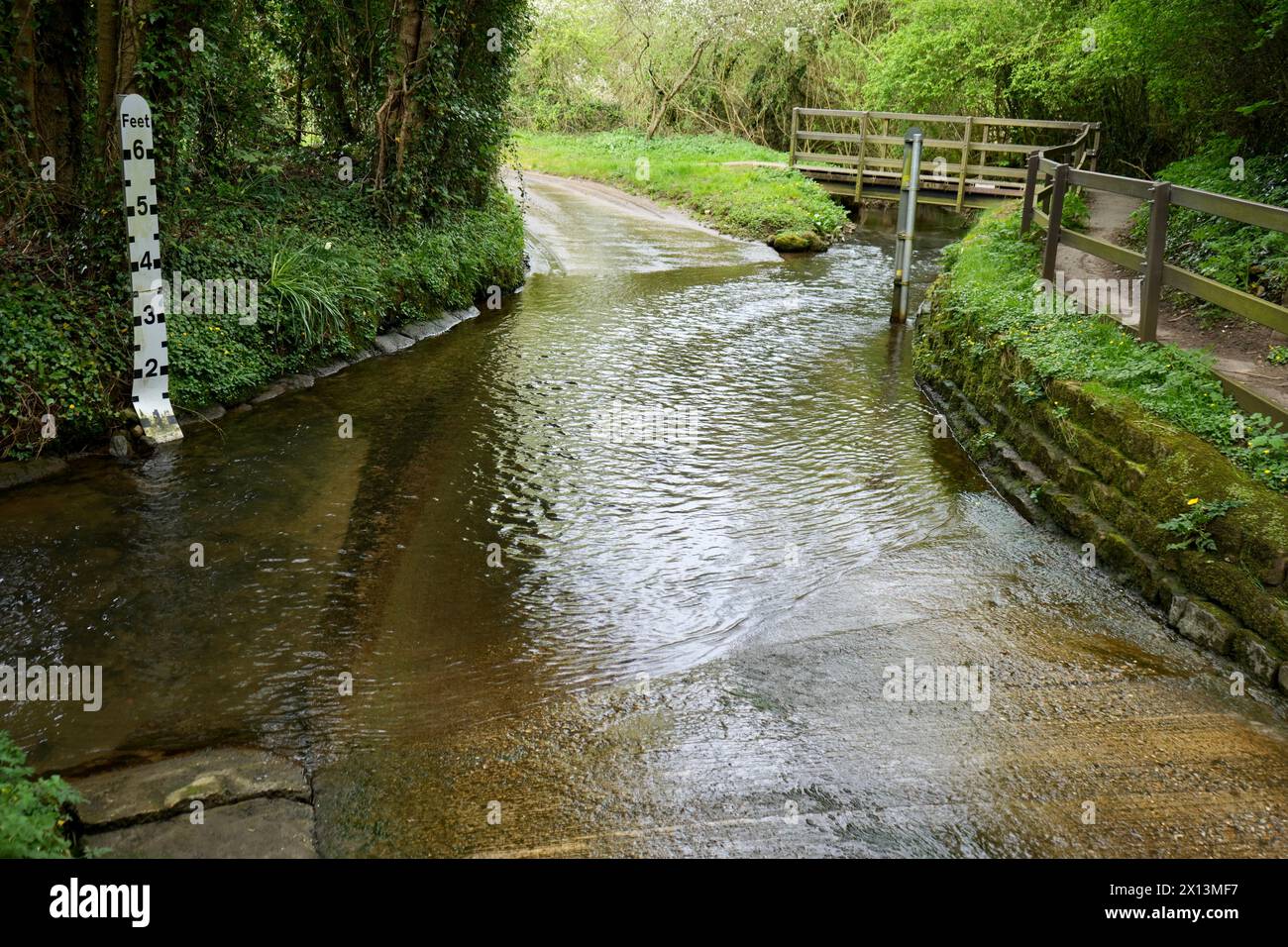 Ford crossing road hi-res stock photography and images - Alamy