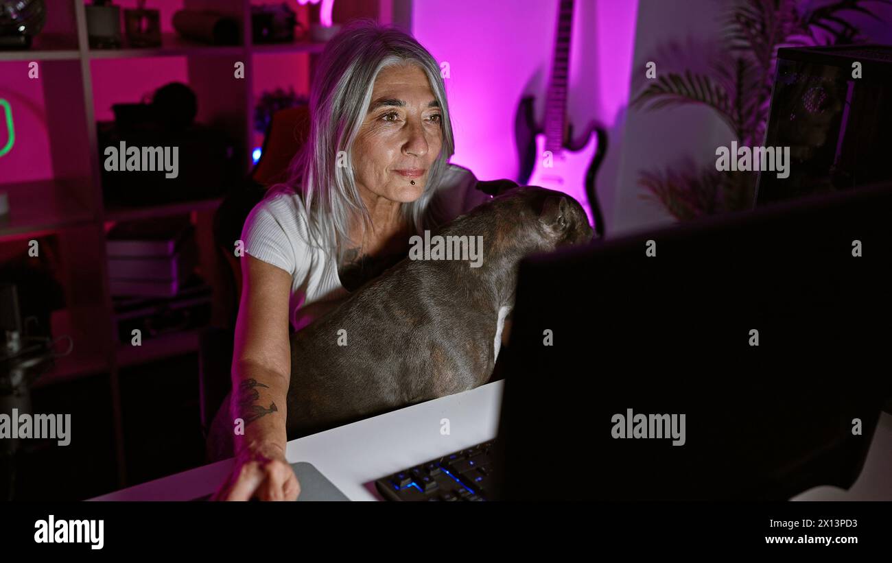 Livestream animal hi-res stock photography and images - Alamy