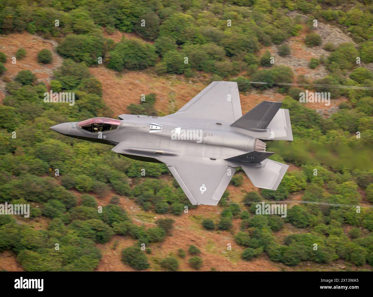 USAF F-35A Lightning II "Horjn" flight from RAF Lakenheath 495th ...