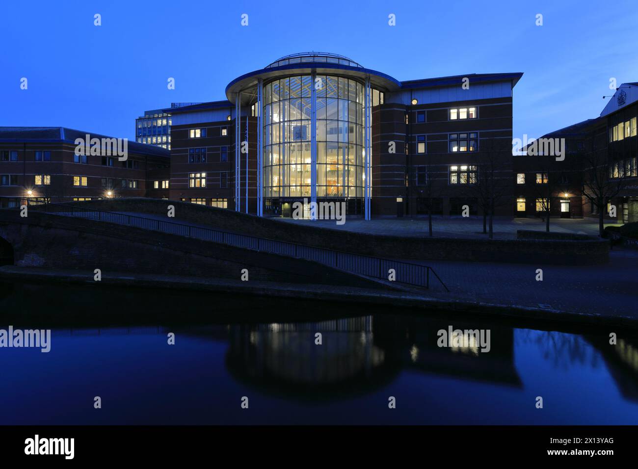 The Nottingham Justice Centre on the Beeston Canal, Castle Wharf ...