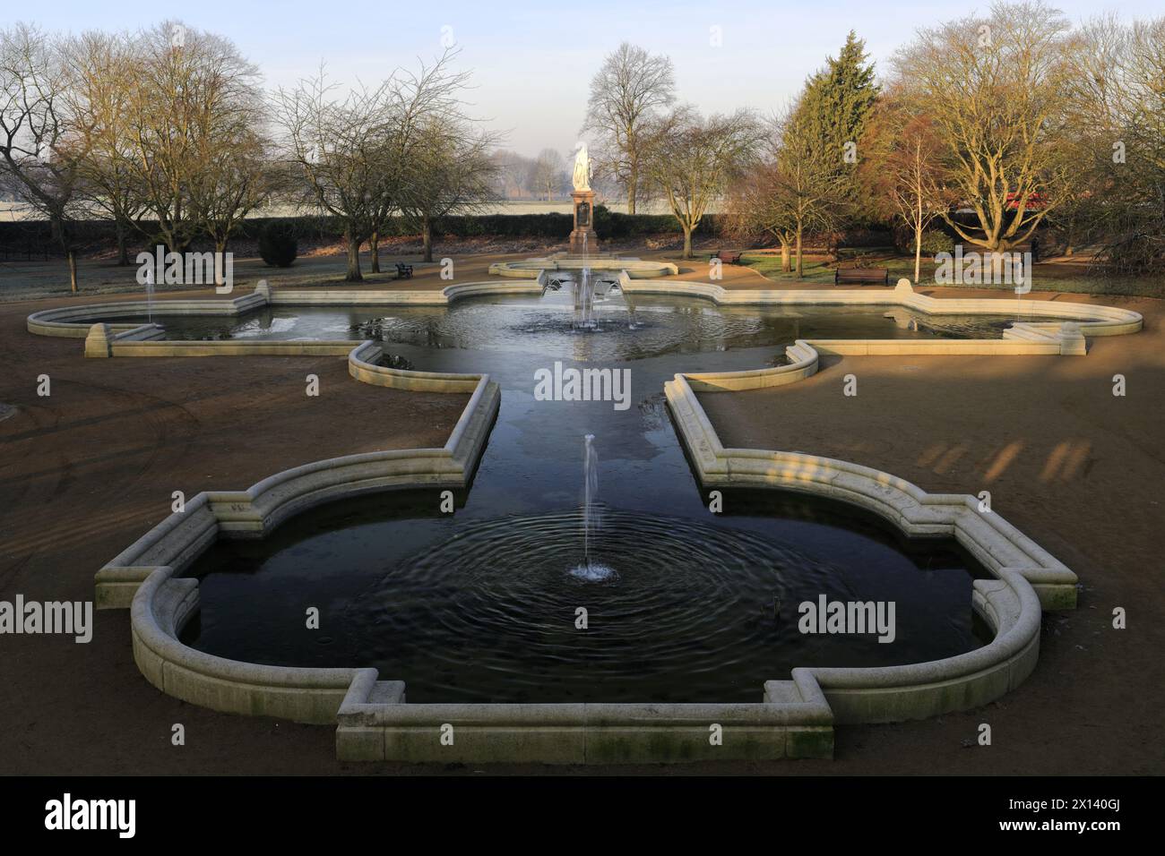 The War Memorial on the Victoria Embankment, Nottingham ...