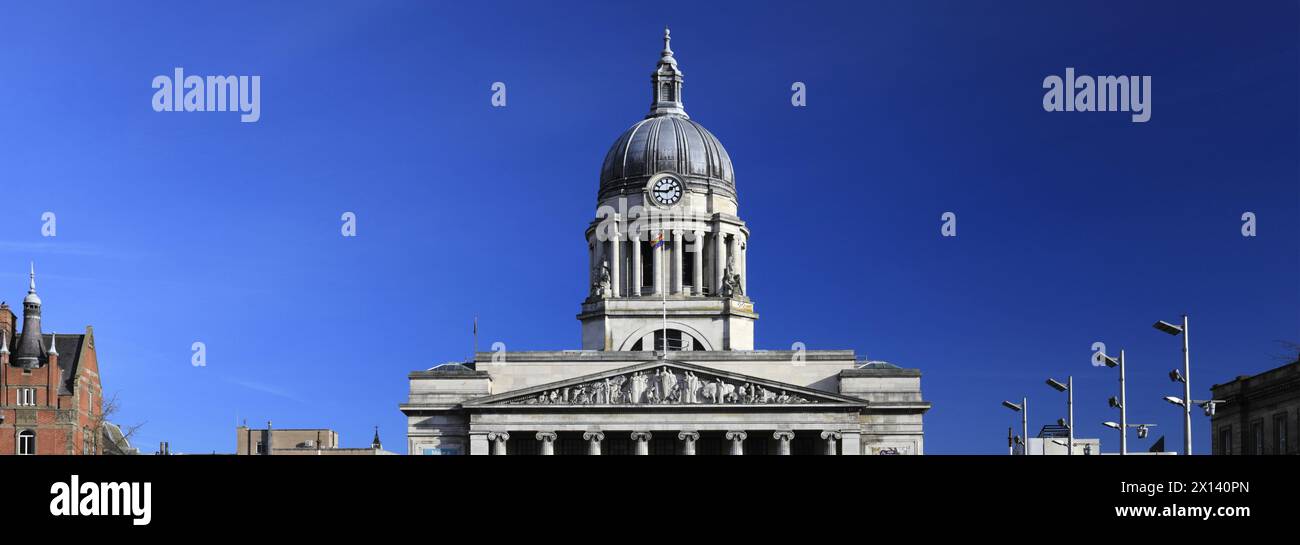 The Council House building, Old Market Square, Nottingham city centre ...