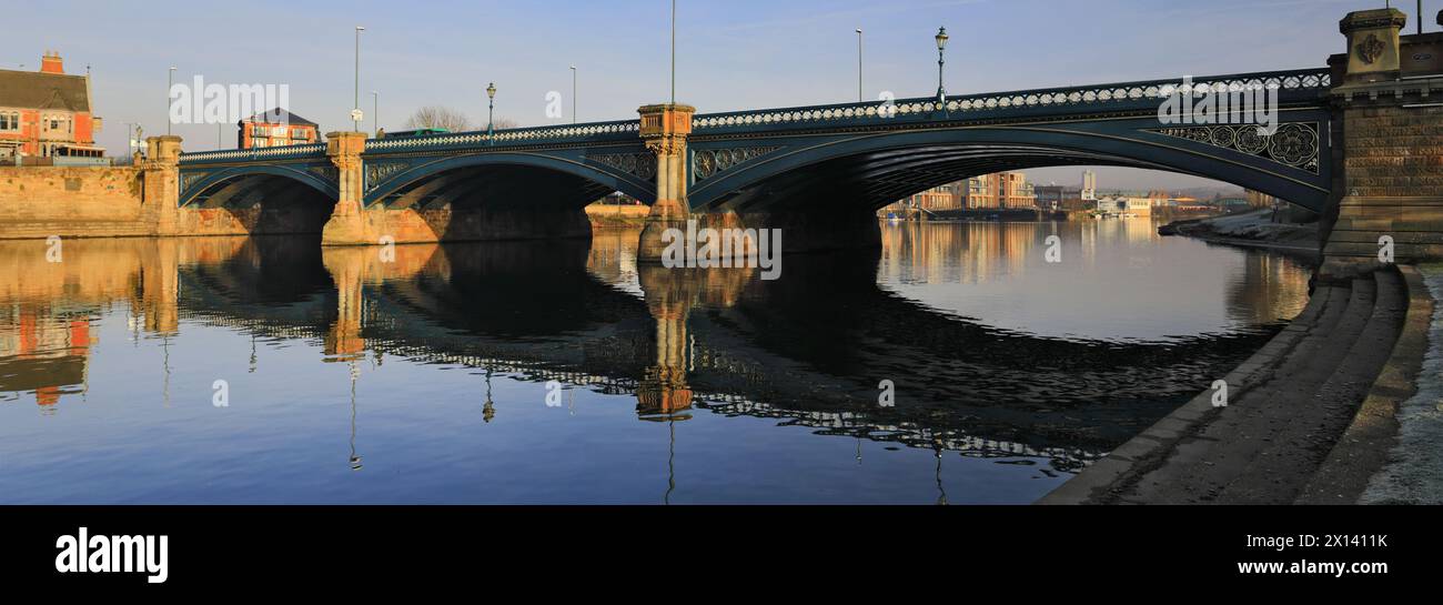 The river Trent and Trent Bridge, Nottingham city centre ...