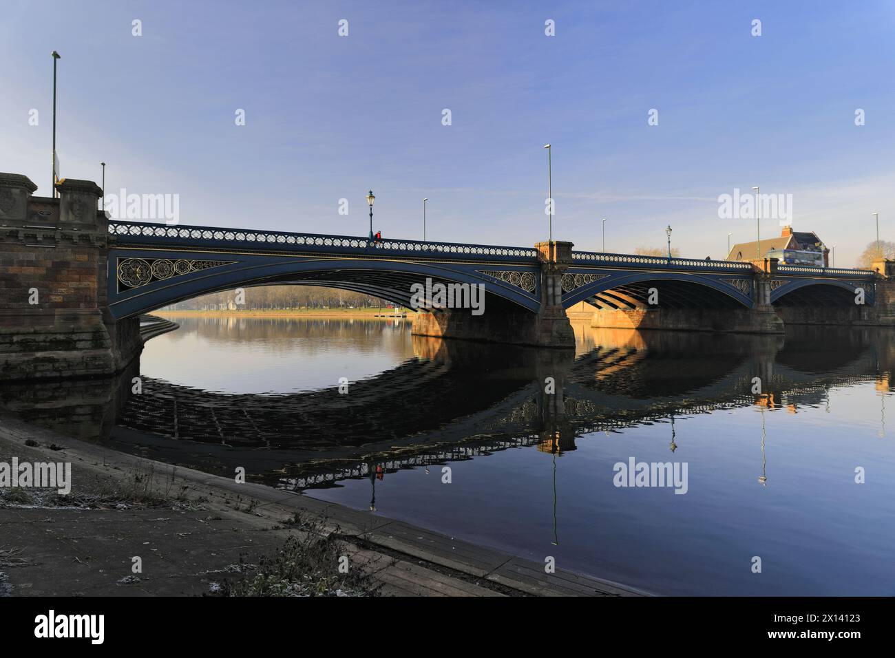 The river Trent and Trent Bridge, Nottingham city centre ...