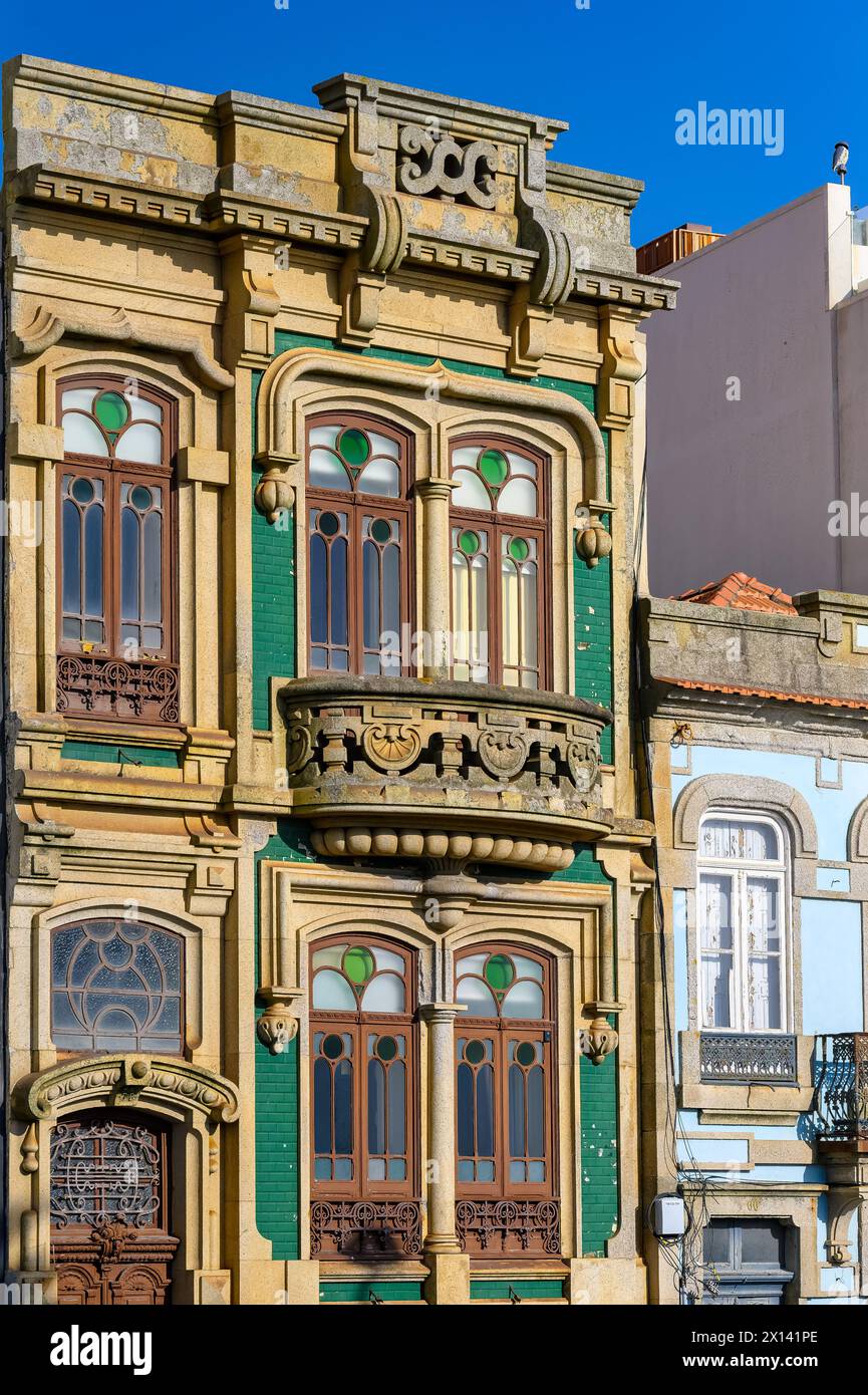 Facade of colonial building in Porto, Portugal Stock Photo - Alamy