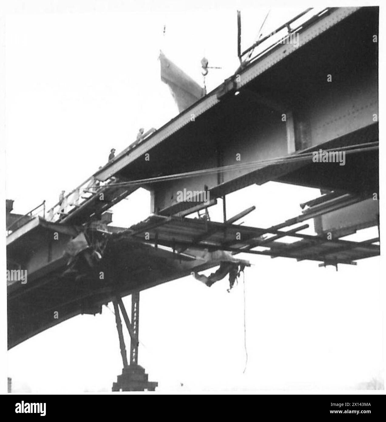 Temporary support structure Black and White Stock Photos & Images - Alamy