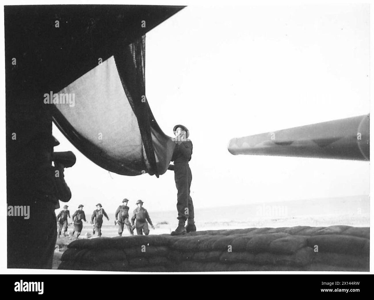 Coastal defense gun Cut Out Stock Images & Pictures - Alamy