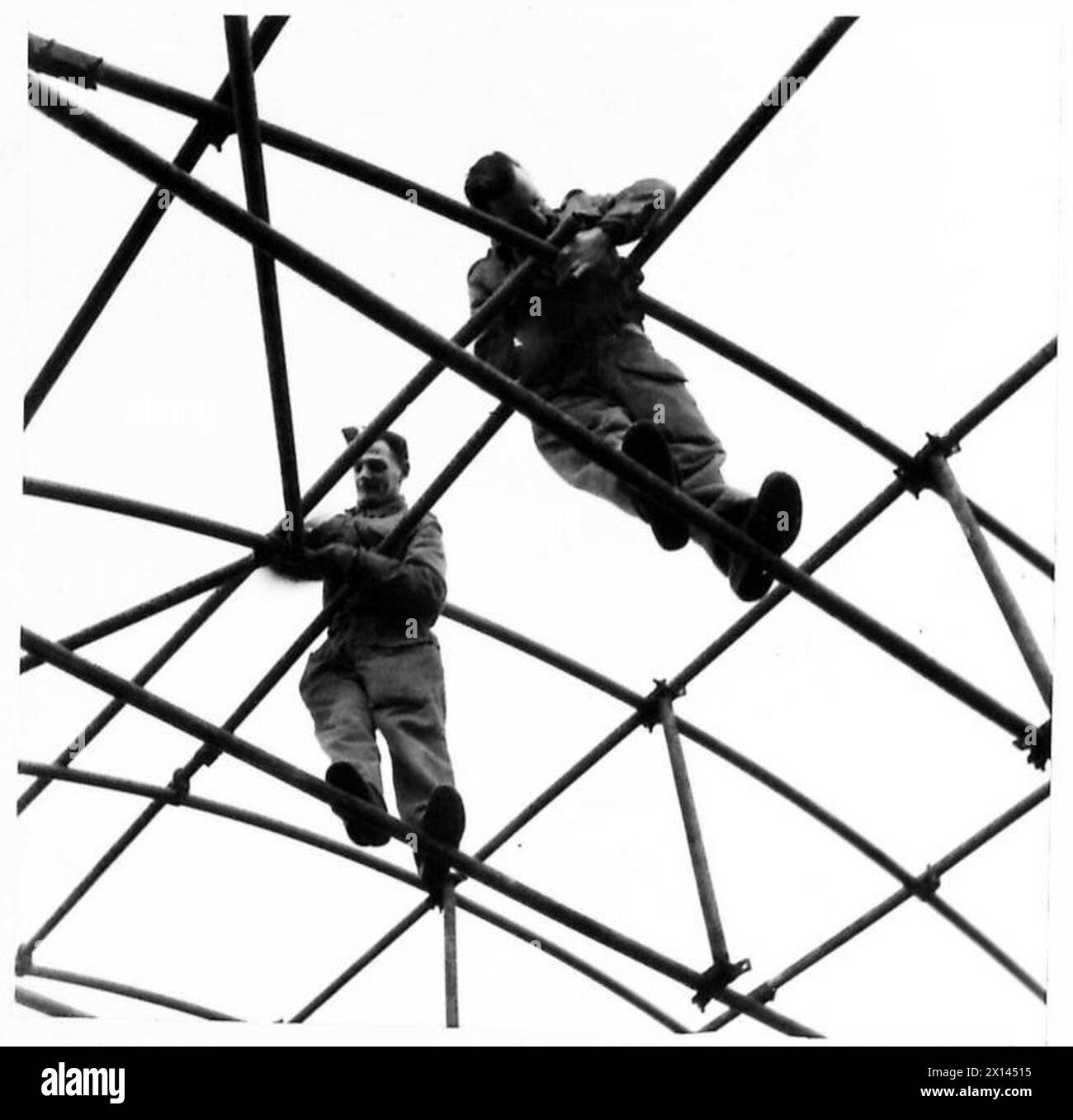 THE PIONEER CORPS - Fitters at work amongst tubular girders of an irish ...