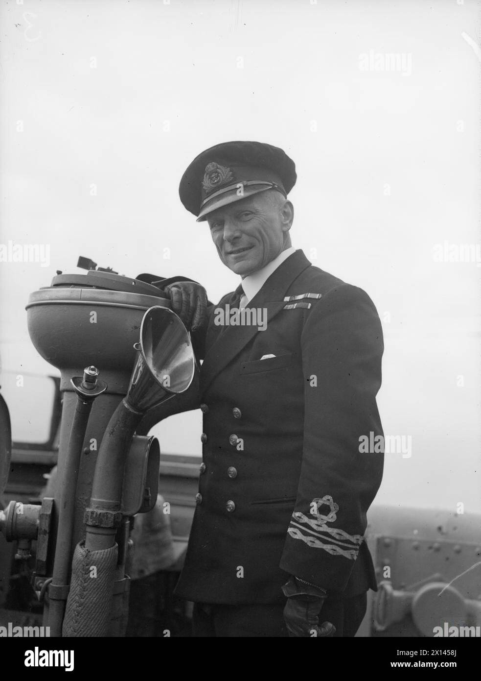 DESTROYER RAMS U-BOAT. 12 OCTOBER 1943, GREENOCK. HMS KEPPEL, ONE OF ...