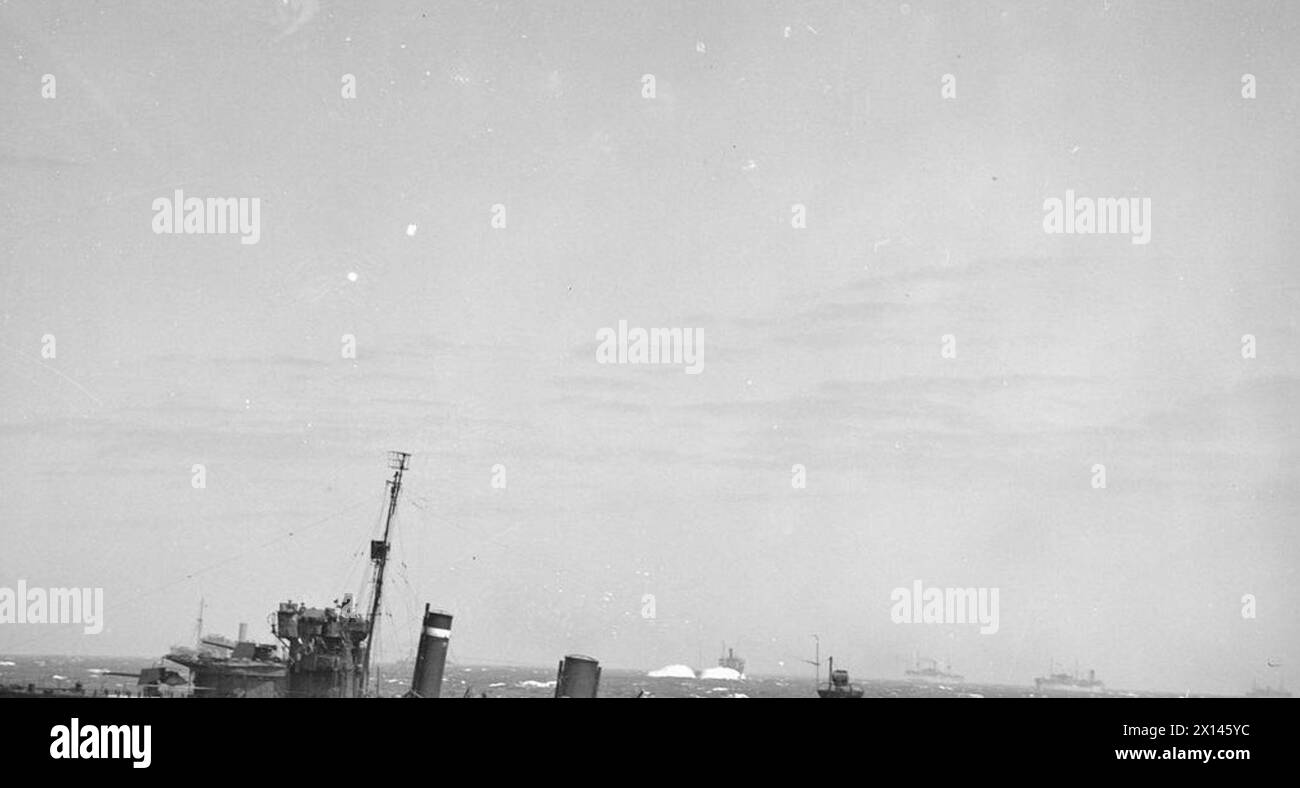 THE ROYAL NAVY DURING THE SECOND WORLD WAR - HMS WALKER underway in a ...