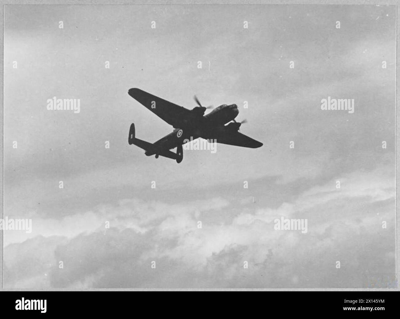 THE AVRO-MANCHESTER - The AVRO-MANCHESTER twin-engined aircraft Royal ...