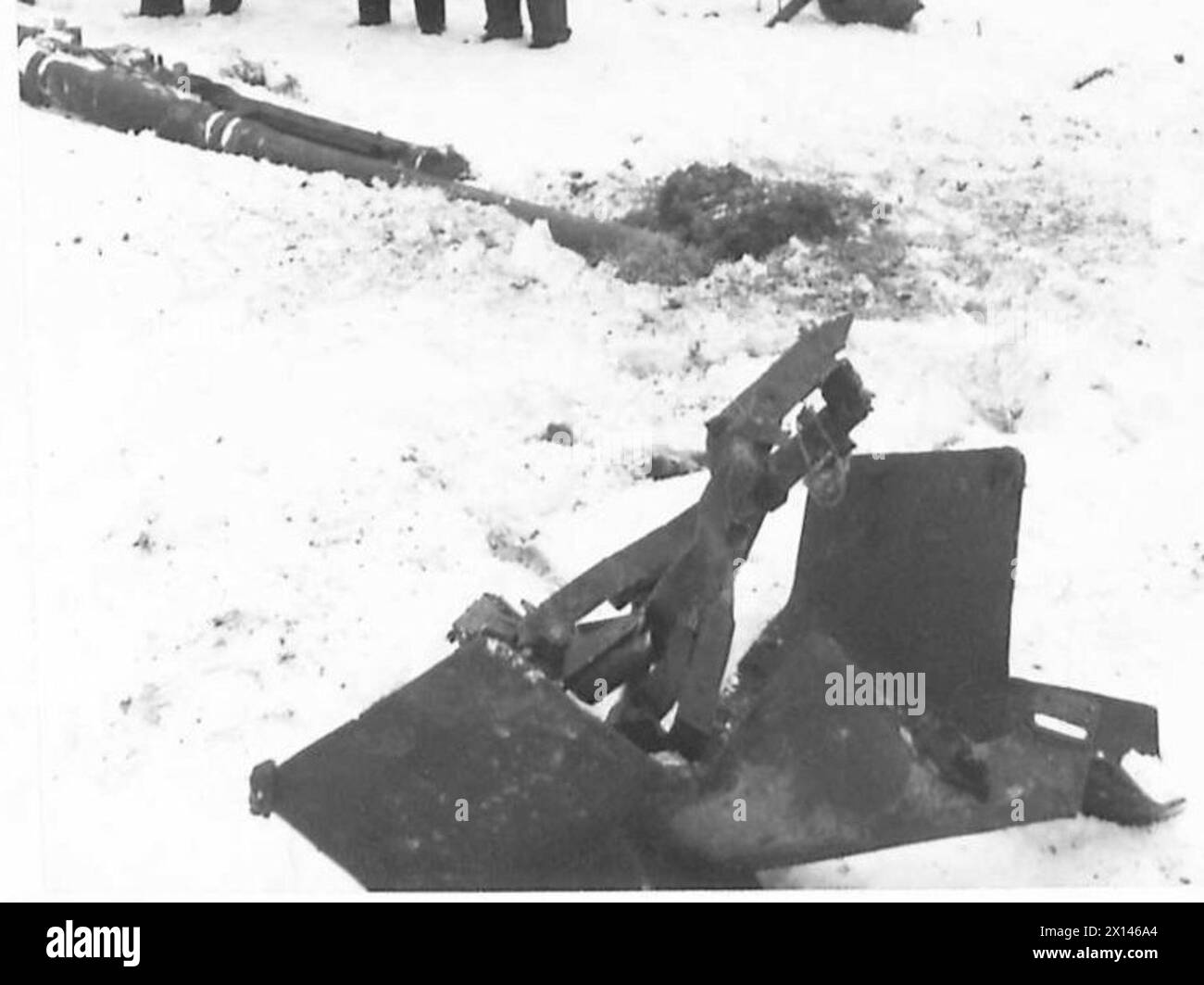 DEMONSTRATION "AIRBORNE" SALISBURY - Officers examine the wreckage of a ...
